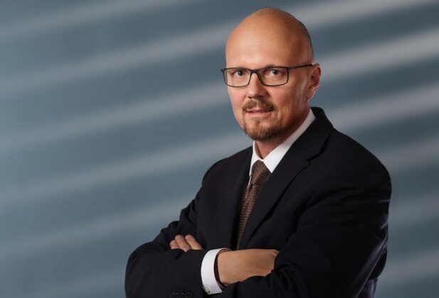 Reality Bites - Knowledge Management & Continuous Lifecycle Management ...